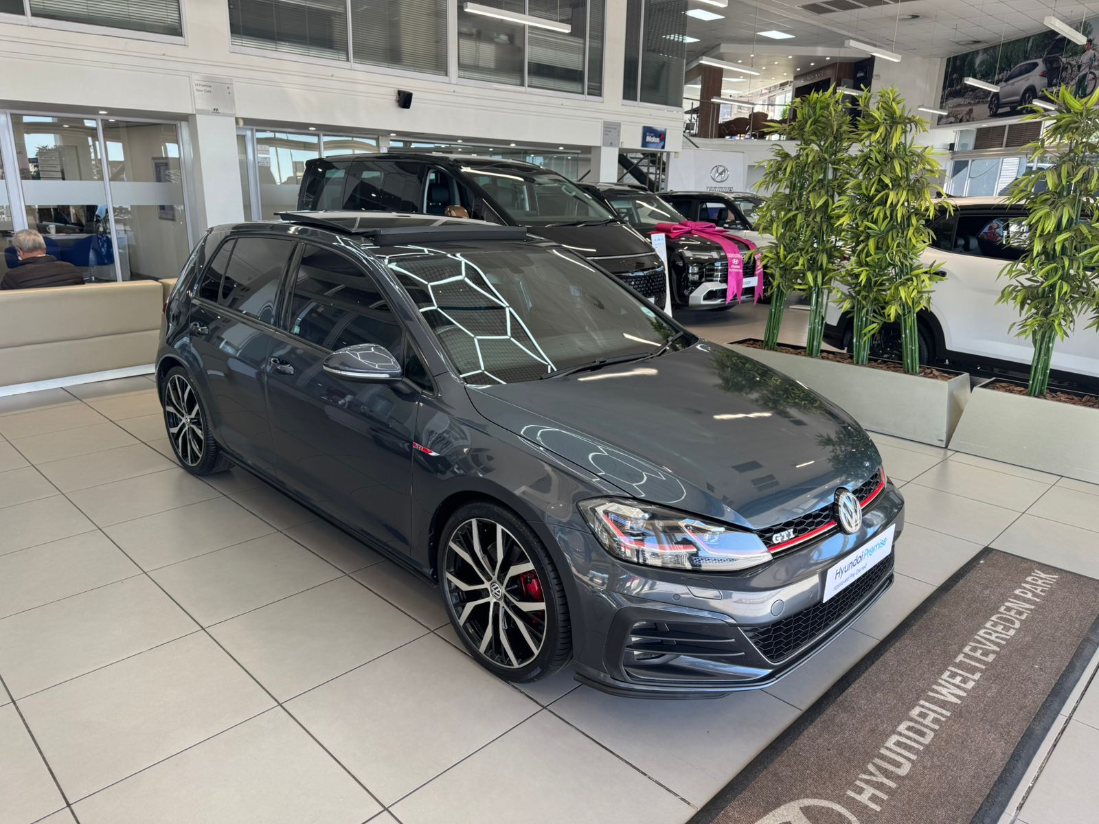 Volkswagen (VW) Golf 7 GTi 2.0 TSi DSG for sale in Gauteng ...