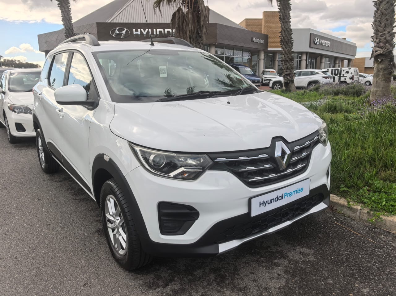Renault Triber 1.0 Prestige Auto for sale in KZN - Pietermaritzburg ...