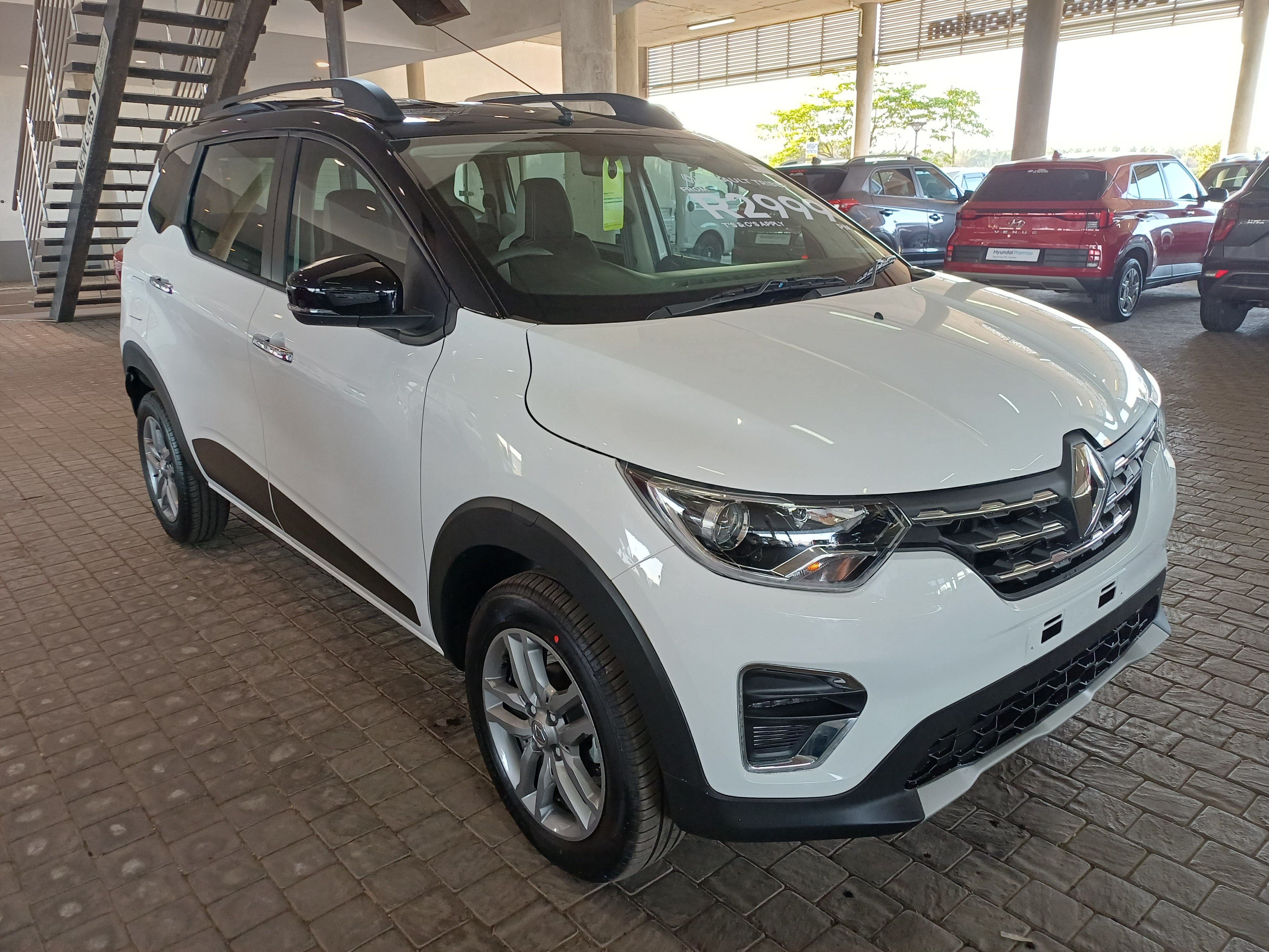 Renault Triber 1.0 Intens for sale in KZN - Richards Bay - Carfind.co ...