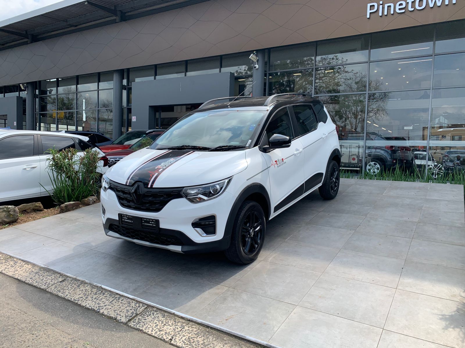 Renault Triber 1.0 Intens for sale in KZN - Pinetown - Carfind.co.za ...