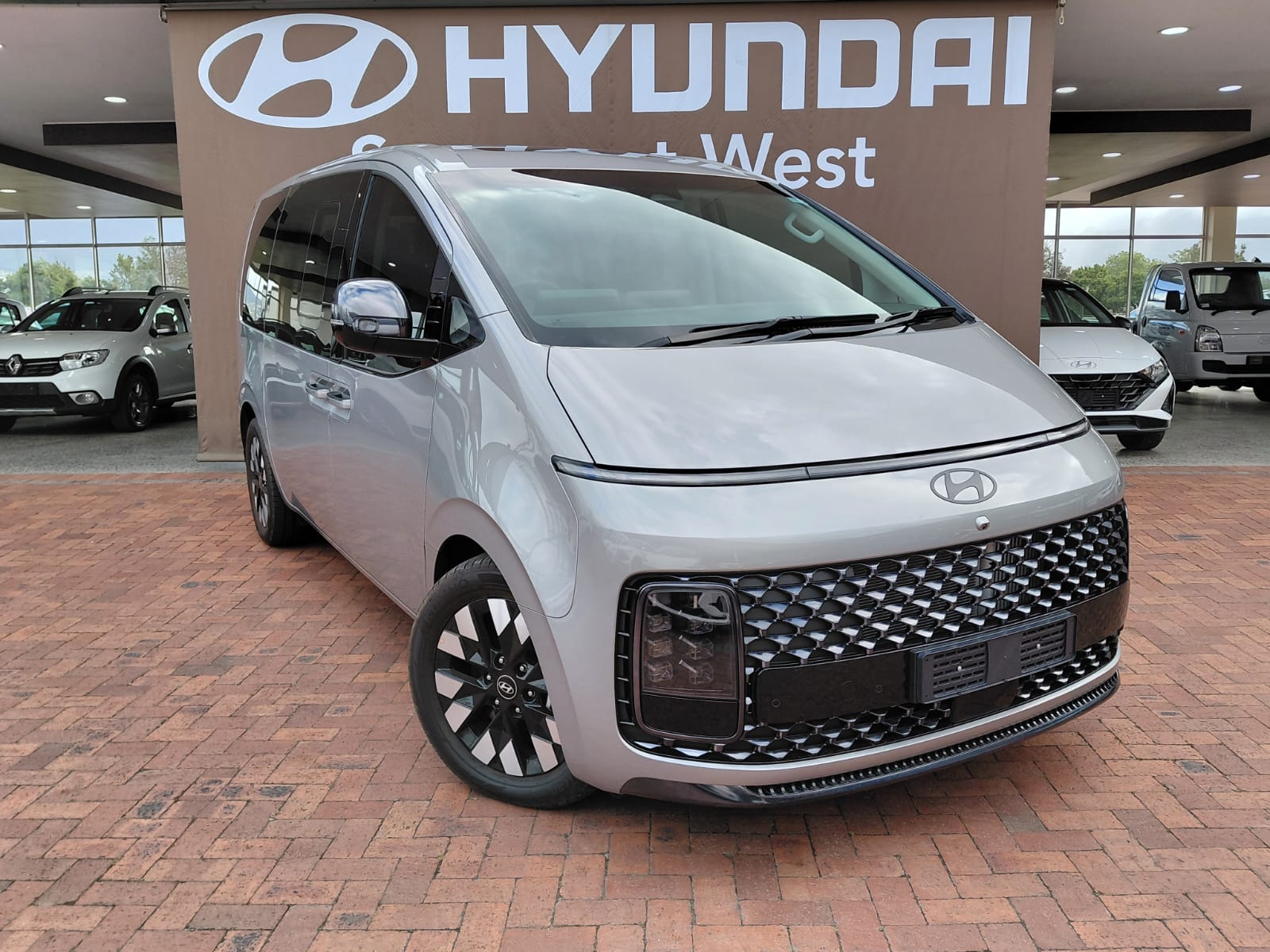 Hyundai Staria Luxury Commercials For Sale In South Africa | New ...