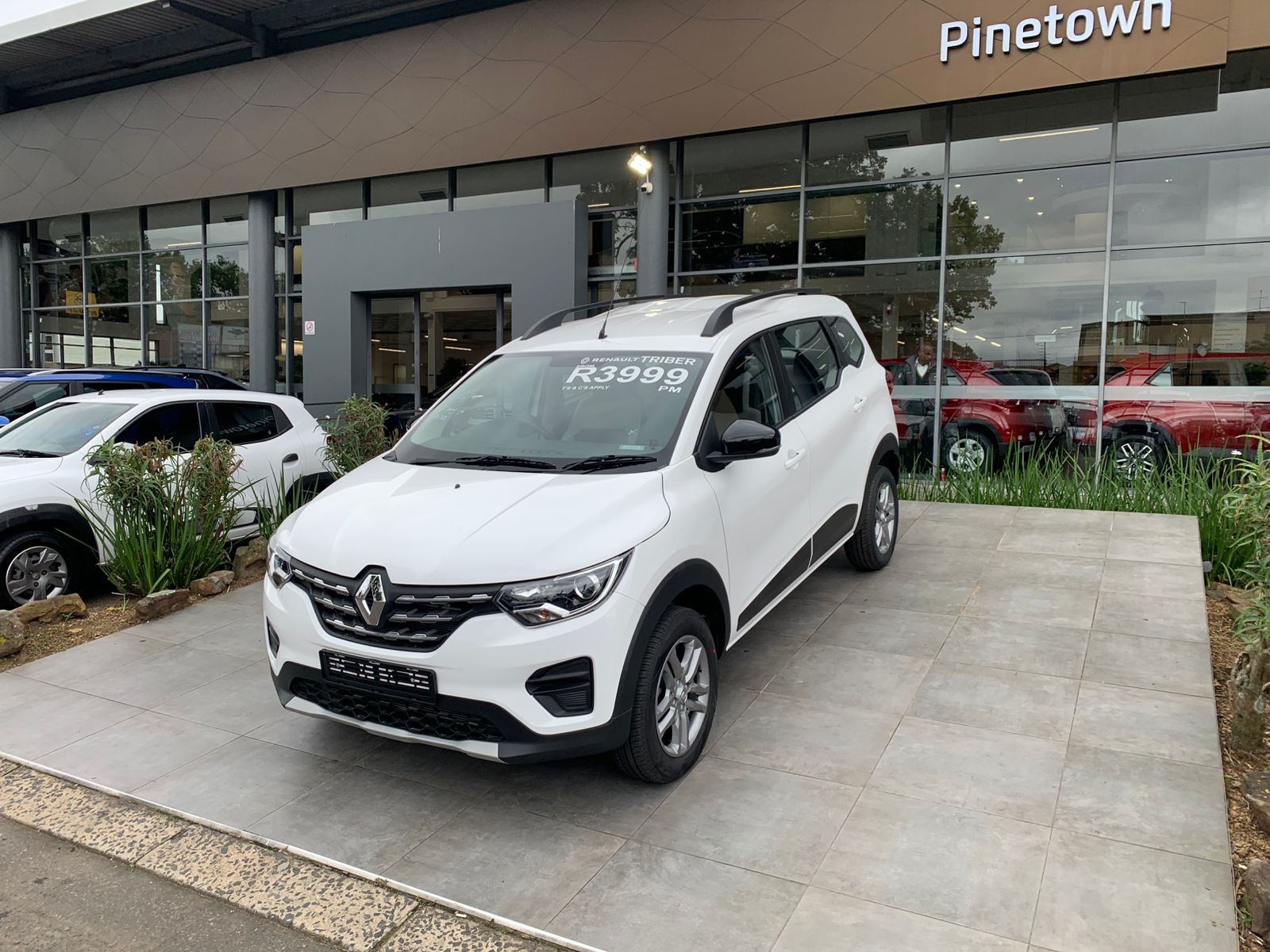 Renault Triber 1.0 Zen Auto for sale in KZN - Pinetown - Carfind.co.za ...