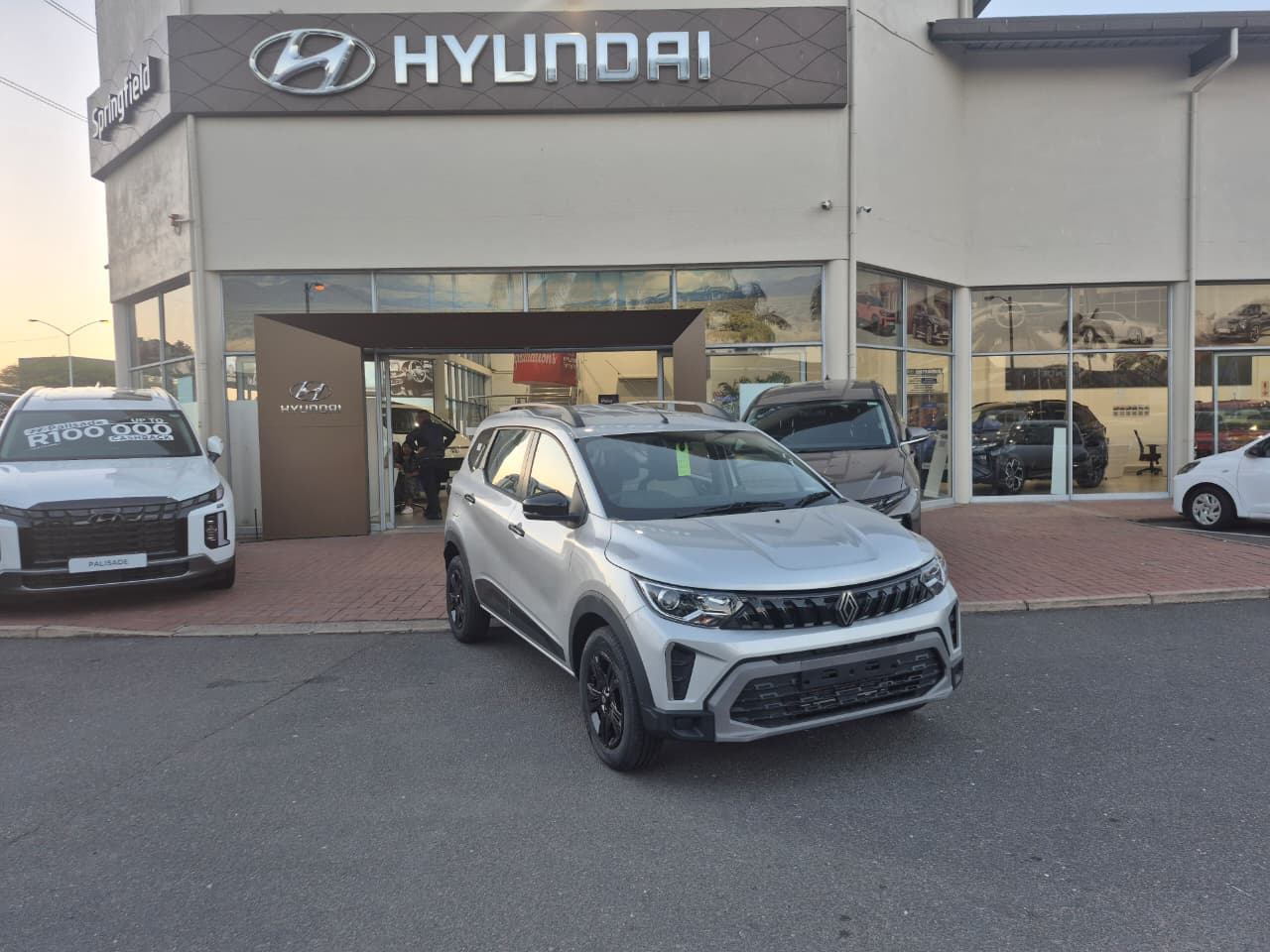 Renault Triber 1.0 Techno for sale in KZN - Durban - Carfind.co.za (ID ...