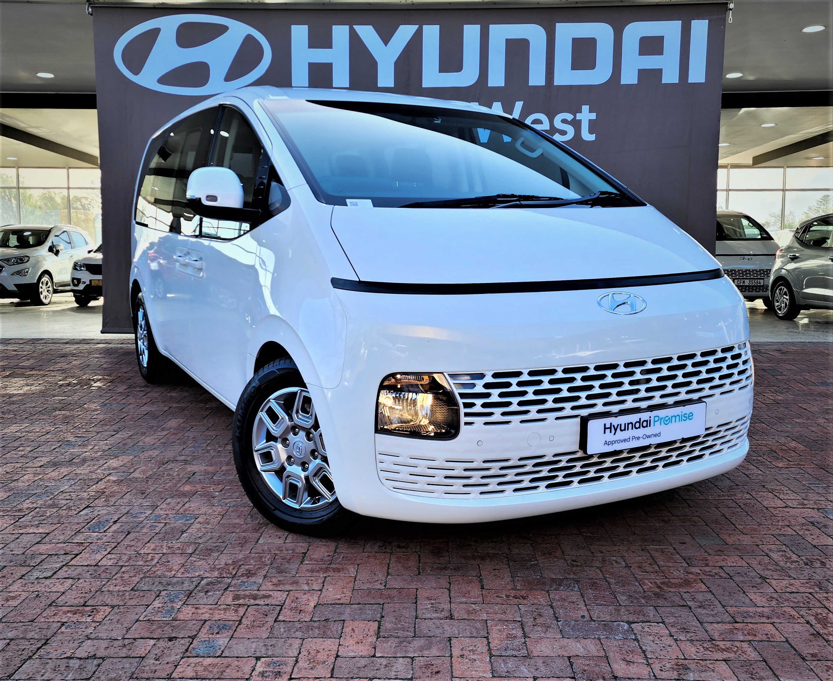 Hyundai Staria 2.2D Executive (9 Seater) for sale - R 629 900 | Carfind ...